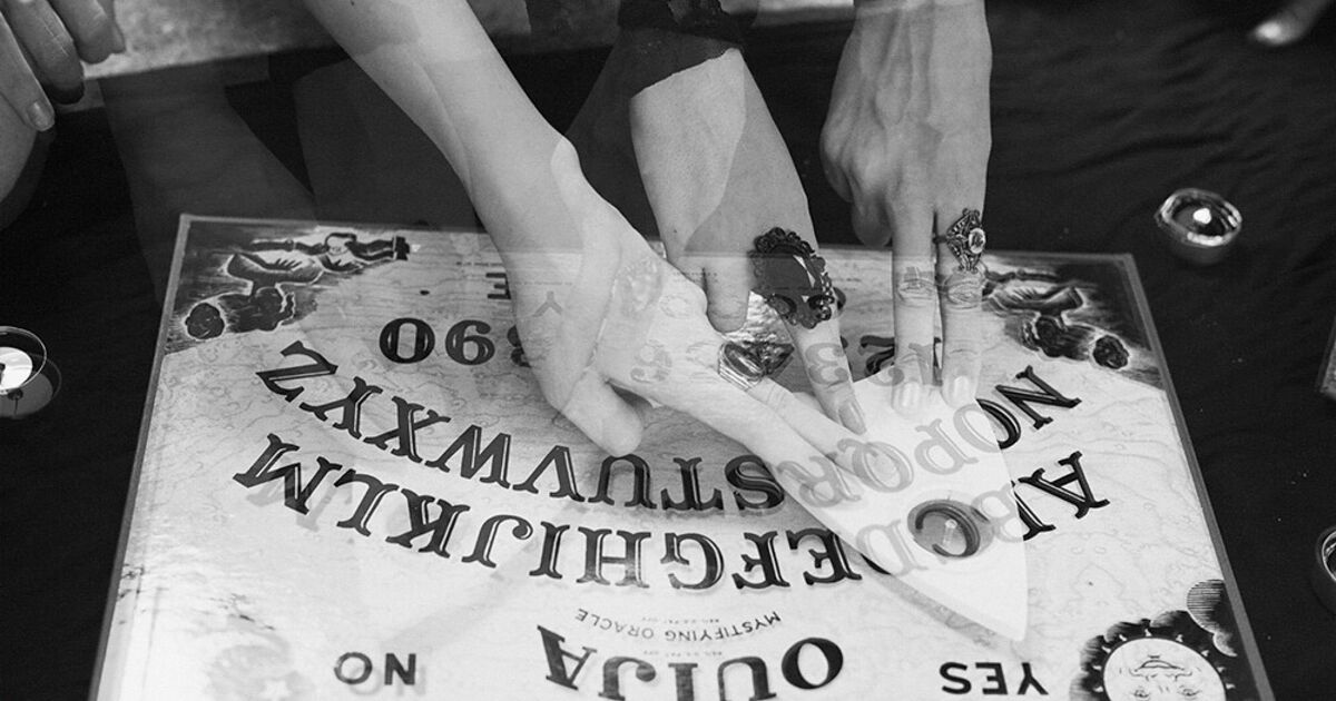 Une séance de spiritisme comme au XIXe siècle - Ça m'intéresse
