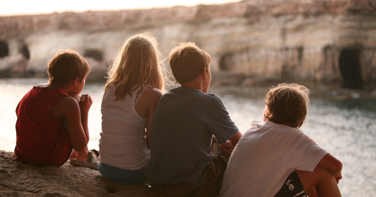 Comment les enfants choisissent-ils leurs amis ? - Ça m'intéresse