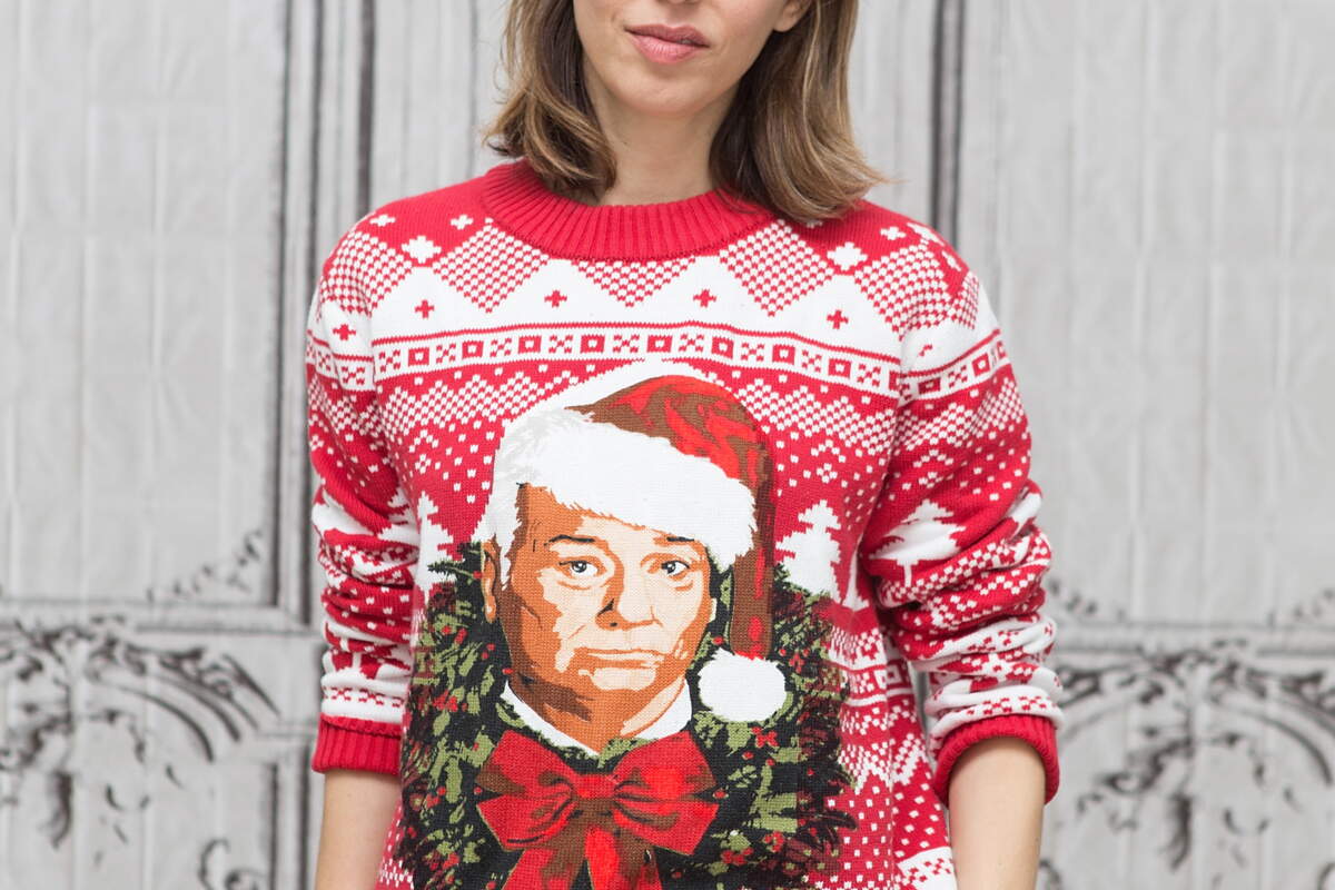 10 façons de porter le pull de Noël selon les célébrités - Harper's Bazaar