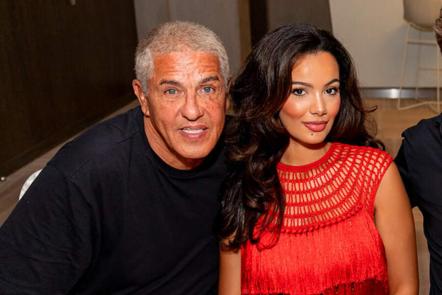 Qui est Sofia Athéna, la compagne de Samy Naceri ? - TV Grandes chaînes