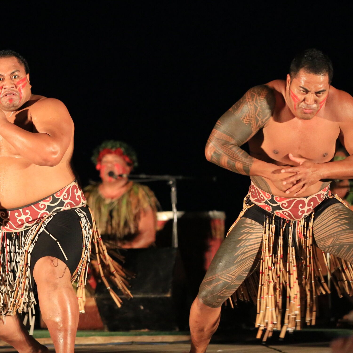 Quelle est l'origine du Haka, la célèbre danse guerrière des Néo ...