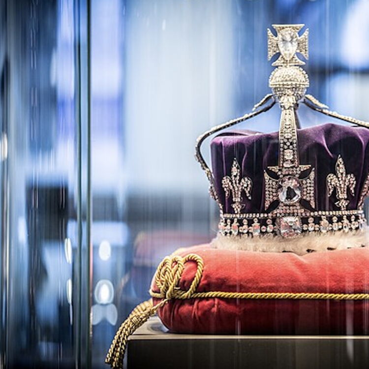 La folle histoire du Koh-i-Noor, diamant maudit de la couronne de ...