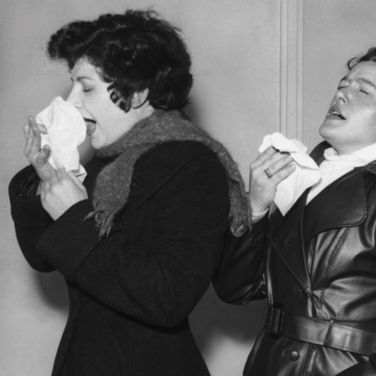 Pourquoi dit-on "à vos souhaits" après un éternuement ? - Geo.fr