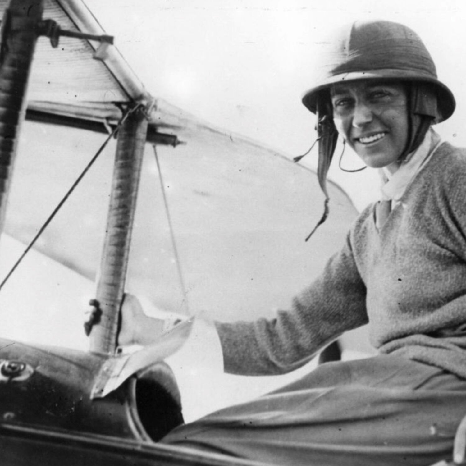 Qui était Amy Johnson, aviatrice britannique, pionnière du vol en avion ...