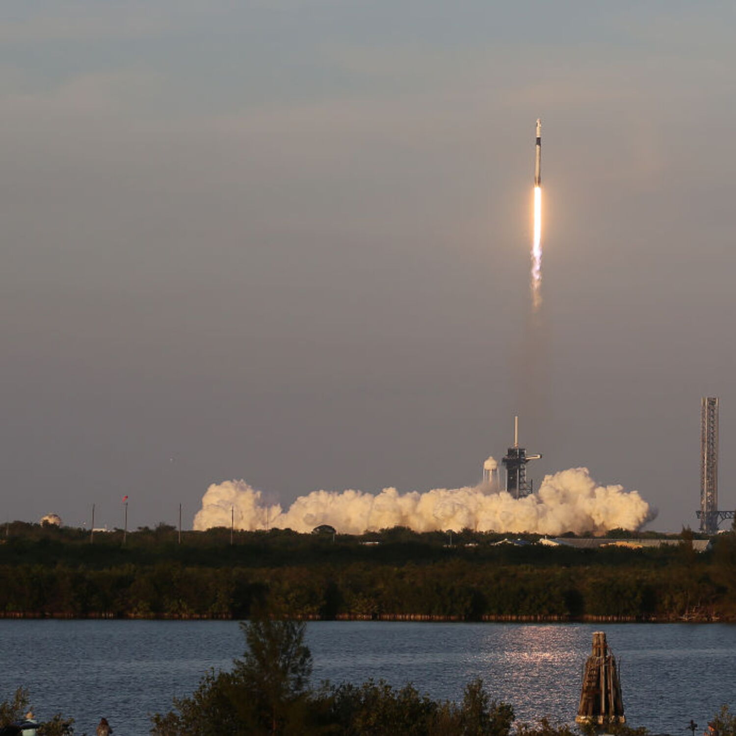Vidéo : dans l'ISS, rotation d'équipage et tickets retour pour Butch ...