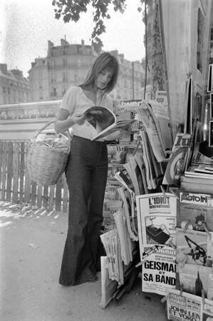 Jane Birkin en 15 looks rétro iconiques - Harper's Bazaar