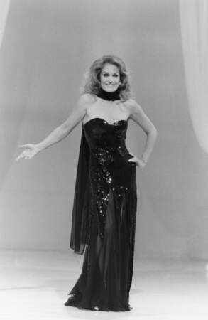 Dalida en 25 looks vintage - Harper's Bazaar