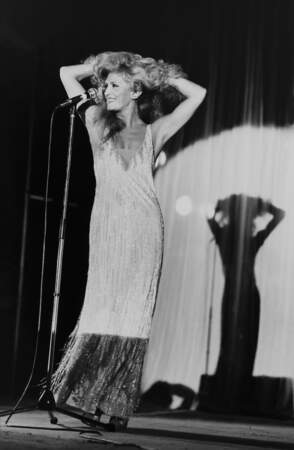 Dalida en 25 looks vintage - Harper's Bazaar
