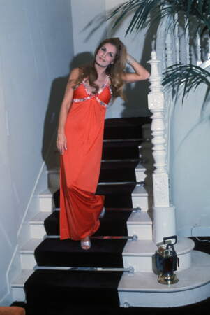 Dalida en 25 looks vintage - Harper's Bazaar